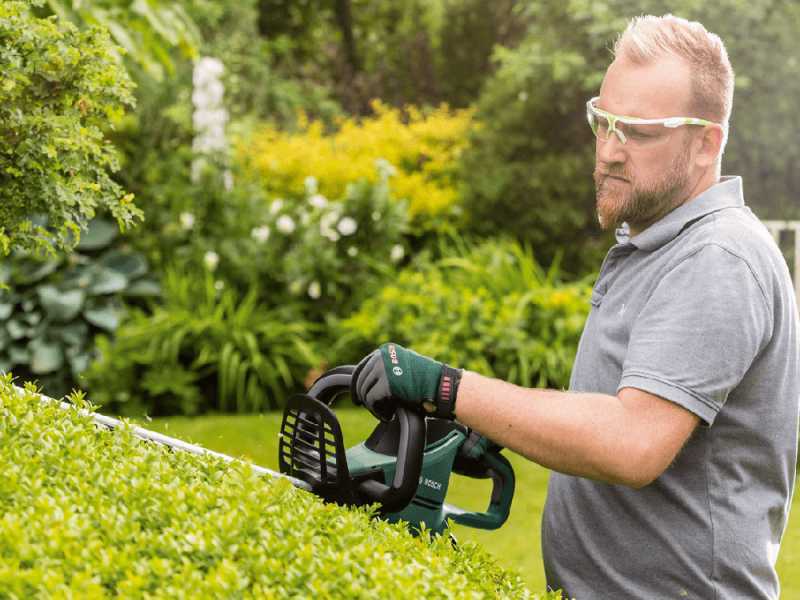 Bosch Advanced Hedgecut 70 Electric Hedge Trimmer , best deal on AgriEuro
