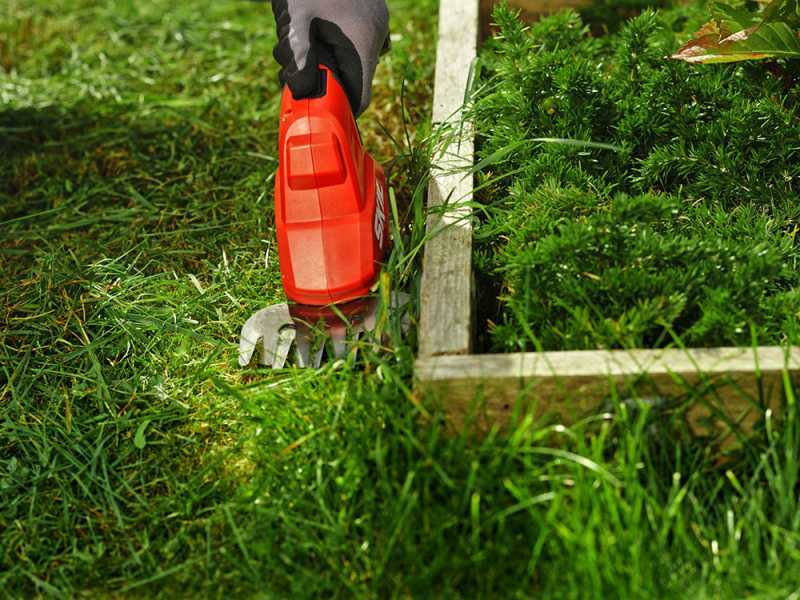Skil 0630 CA Grass cutting shears 20V 2.5ah best deal on AgriEuro